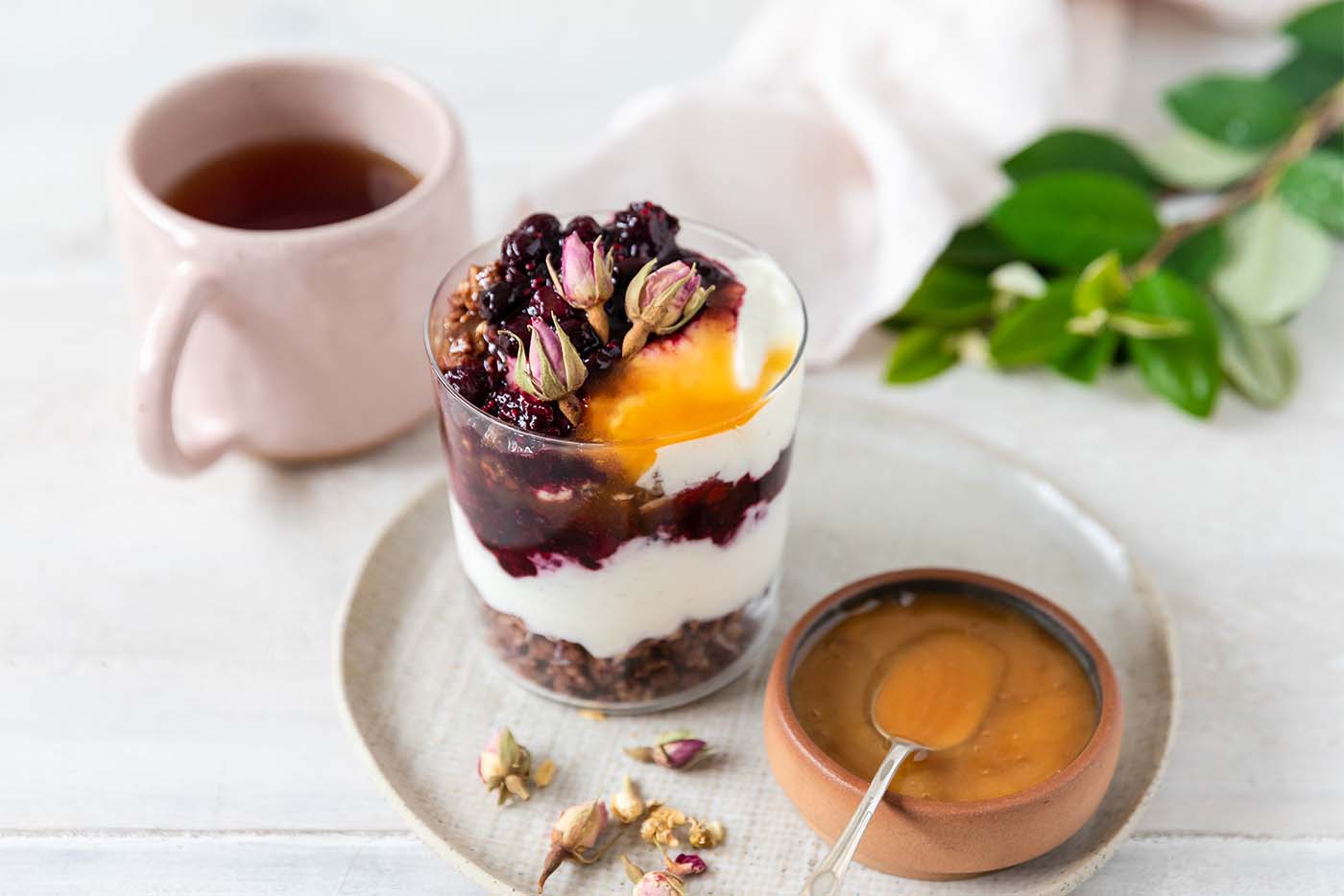 Mānuka Honey, Berry and Greek Yoghurt Parfait | Taylor Pass Honey UK ...